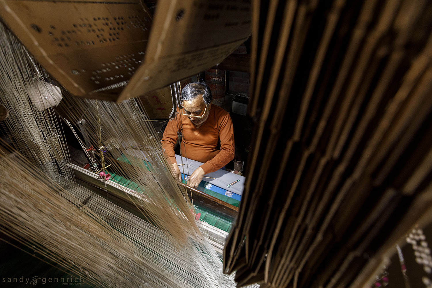 The Disappearing Craft of Hand Weaving in Varanasi – The Light Diaries