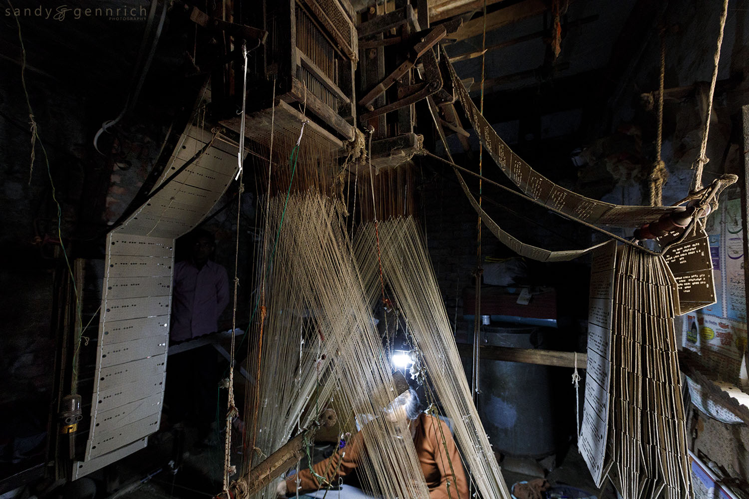 The Disappearing Craft of Hand Weaving in Varanasi – The Light Diaries